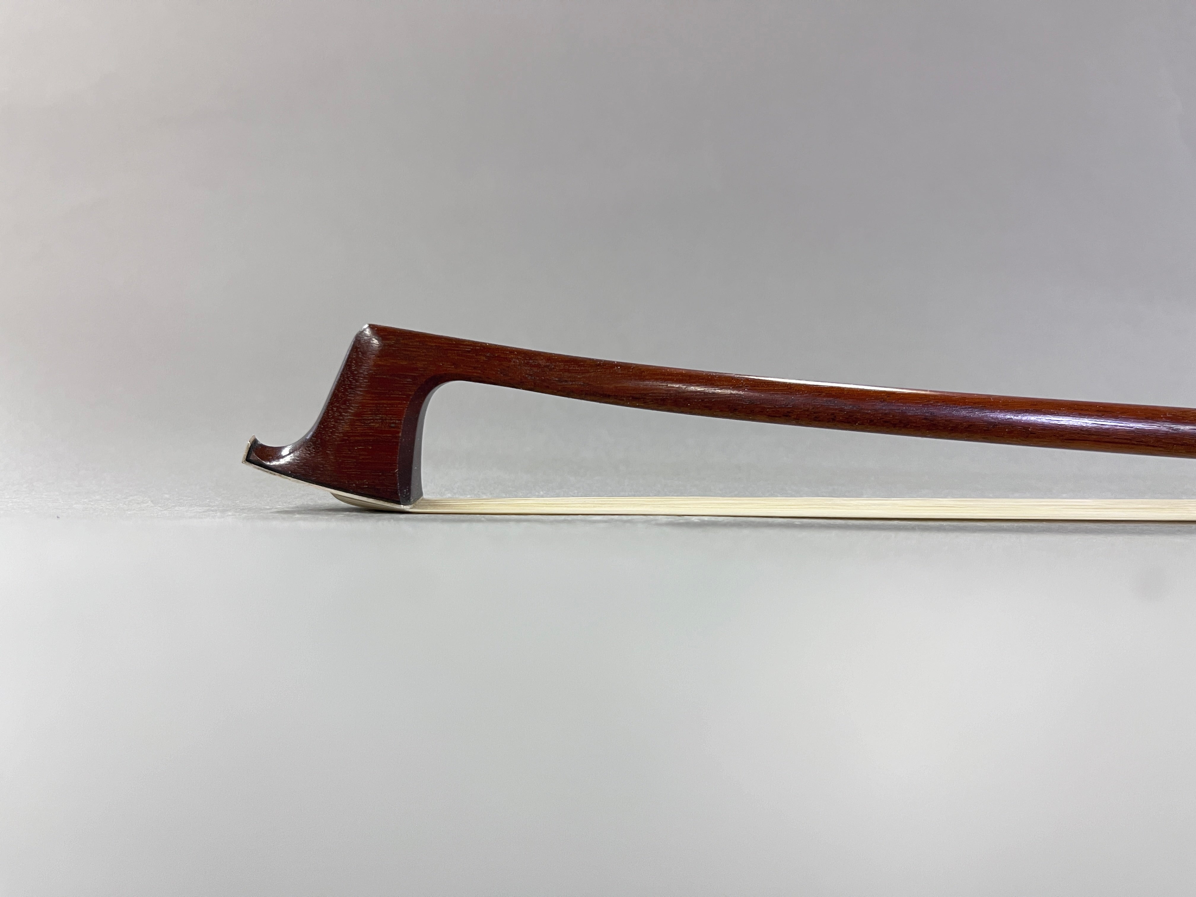 3/4Violin bow : Swiss Finkel Lefin | l'atelier by apc