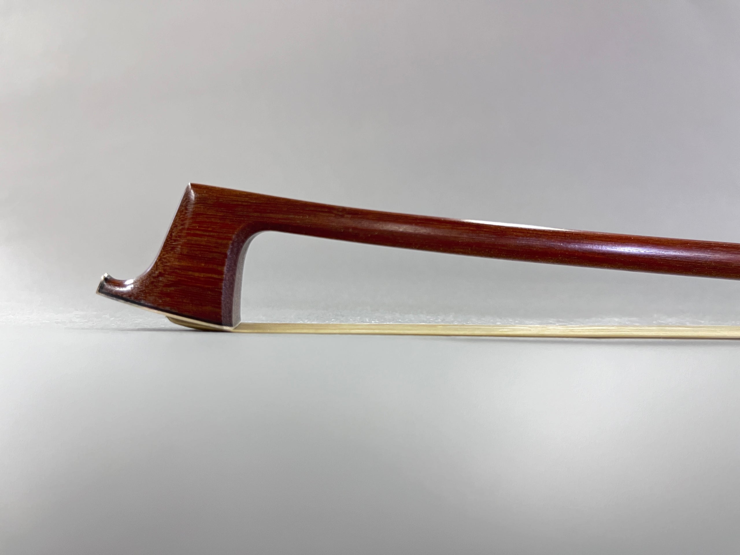 Viola bow : Swiss Finkel Neuveville | l'atelier by apc